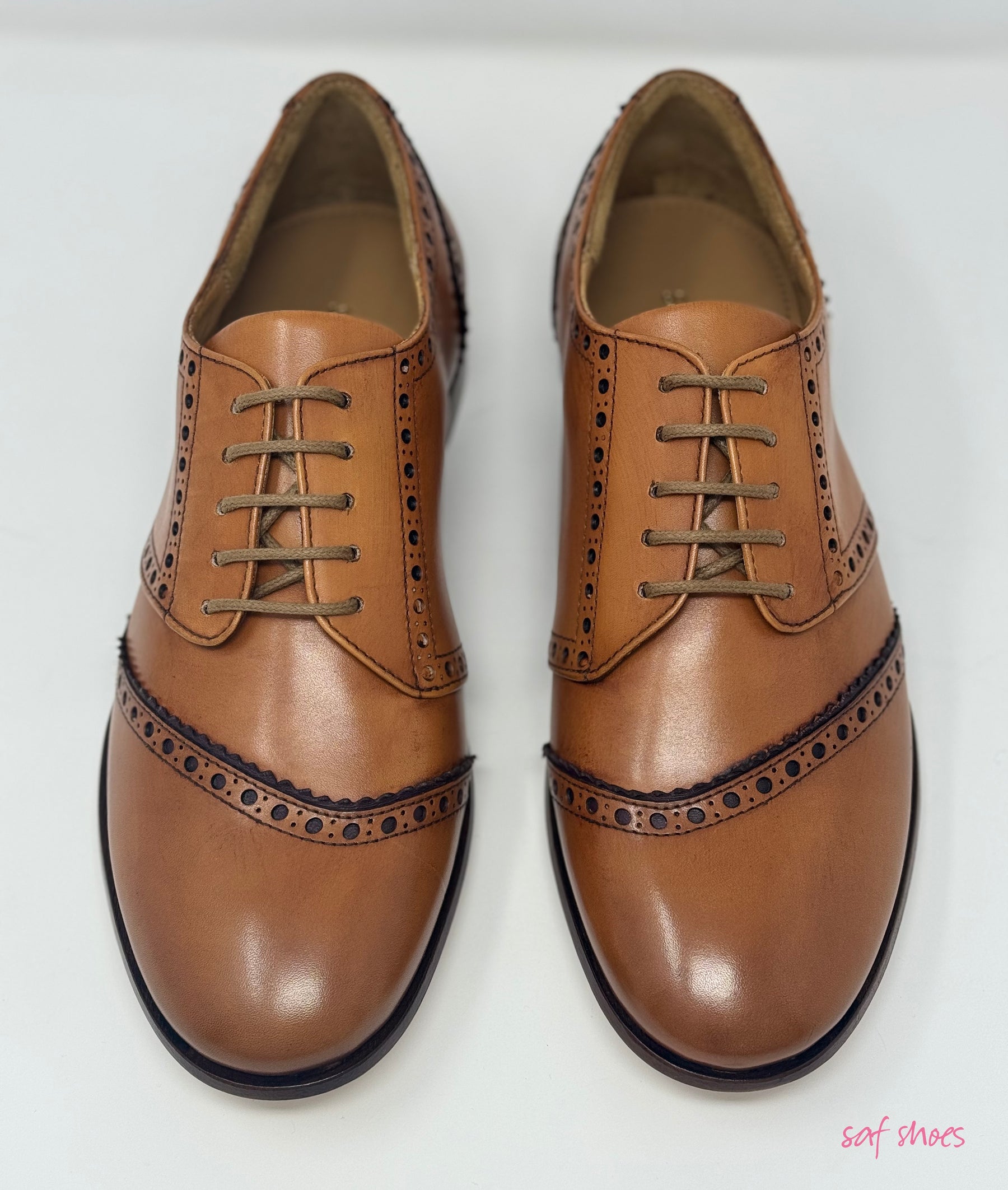 Saf Shoes: classy, comfy, genderless dance shoes